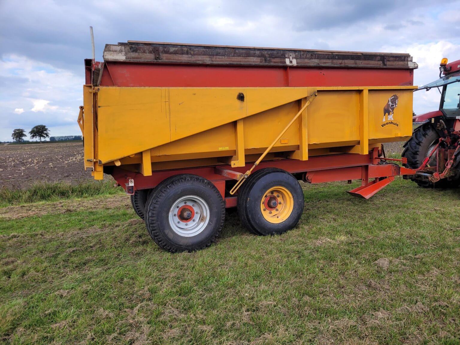 Veenhuis kipper 8500 - Handelsonderneming Rudy Franken